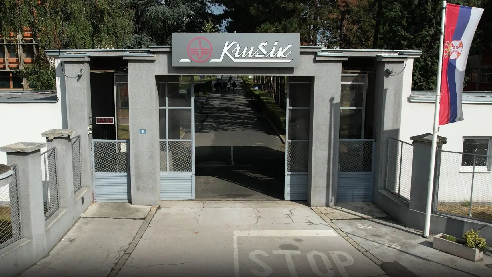 Radnici Krušika održali štrajk upozorenja, traže povišicu od 10.000 dinara